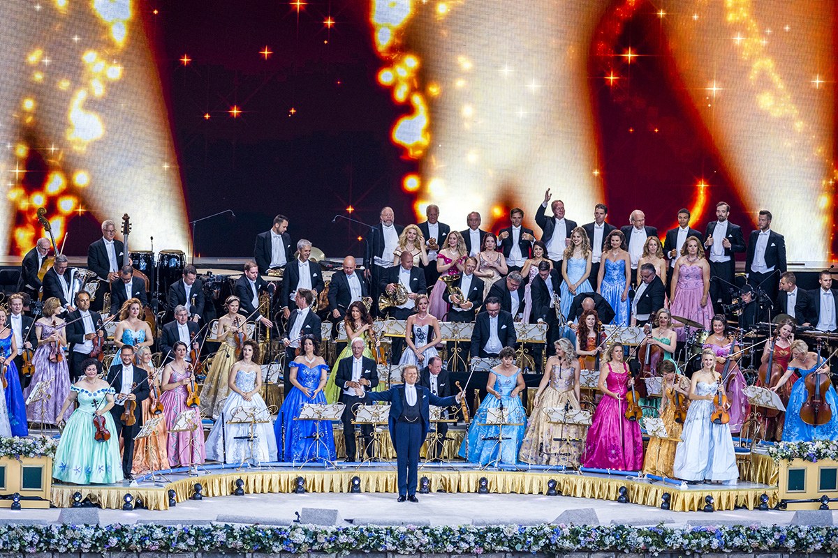 André Rieu - Love Is All Around (Maastricht-Konzert 2023) | Cinestar
